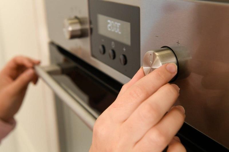 Controlul temperaturii in cuptorul electric: Un aliat in prepararea ...