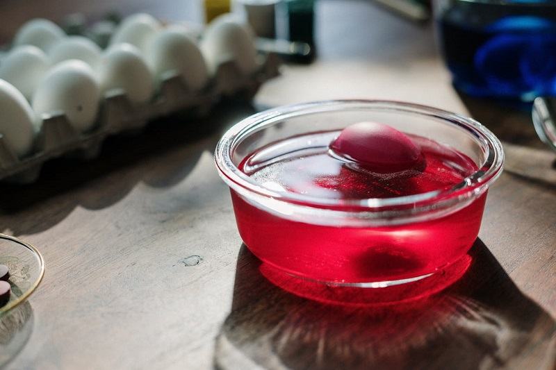 Cum sa vopsesti ouale de Paste cu produse naturale: metode simple si ...